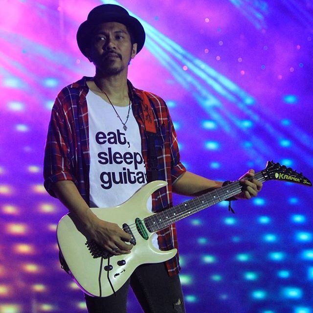 5 Gitaris Paling Jago Di Indonesia